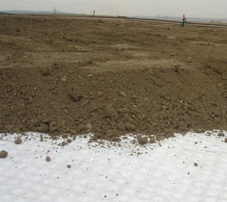 Landfill Capping on Steep Slopes | ABG Pozidrain Geocomposite