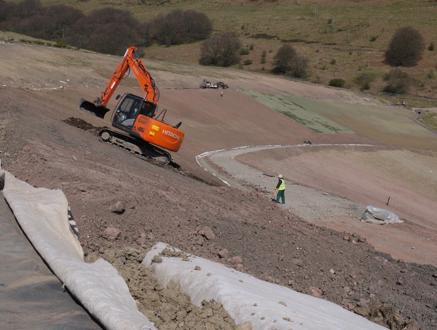 Steep Slope Geosynthetic Landfill Capping | Pozidrain G Geocomposite